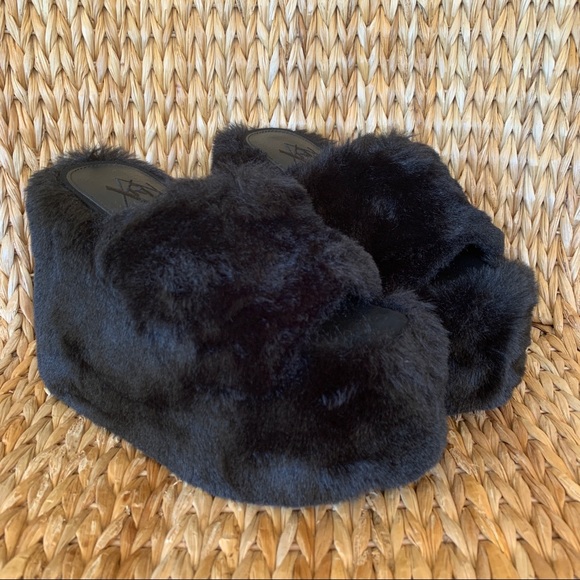 YRU | Shoes | Yru Gravity Black Fur Platform Slides | Poshmark